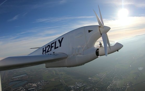 Hydrogen fuel cell driven Hy4 has flown - MAHEPA announces. Pipistrel