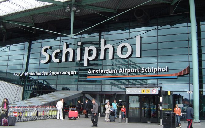 Security suddenly boosted at Amsterdam's Schipol Airport. Amsterdam 39;s