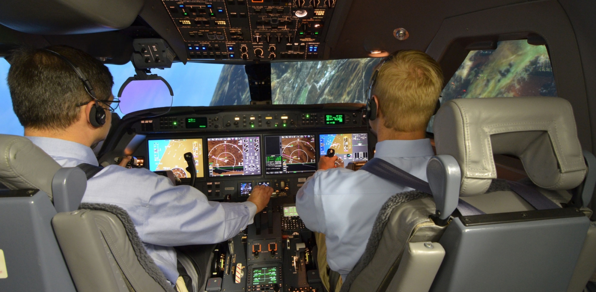 FlightSafety upgrades simulators on G650 training programme. FlightSafety