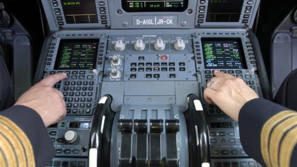 First automatic inflight synchronization of FMS and Lido Pilot Solutions.