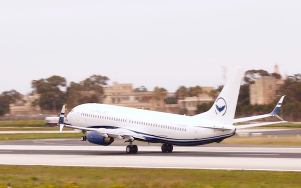 AllianceJet continues its expansion and welcomes the Boeing 737-800 to ...